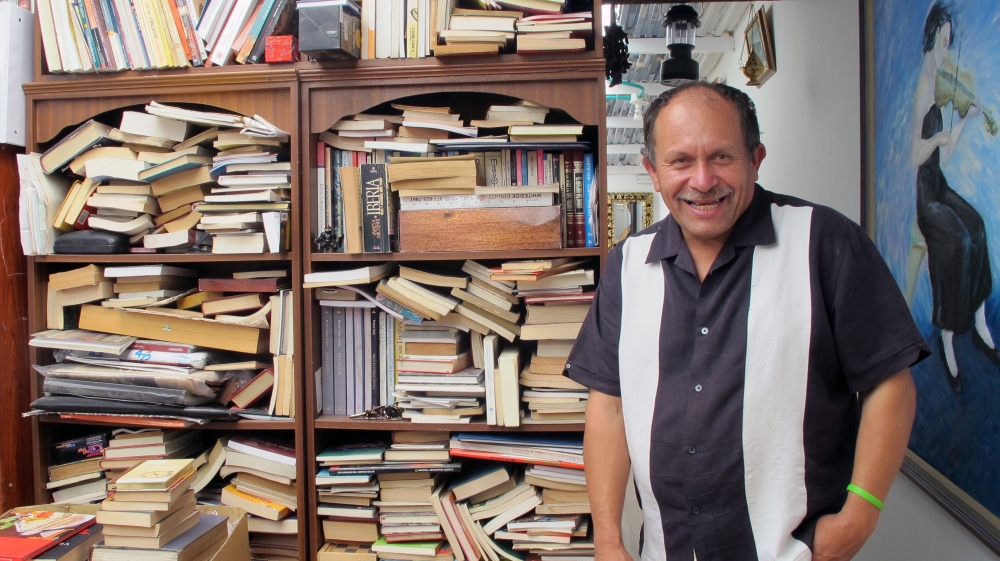 Bogota’s bibliophile trash collector who rescues books | Smriti Daniel