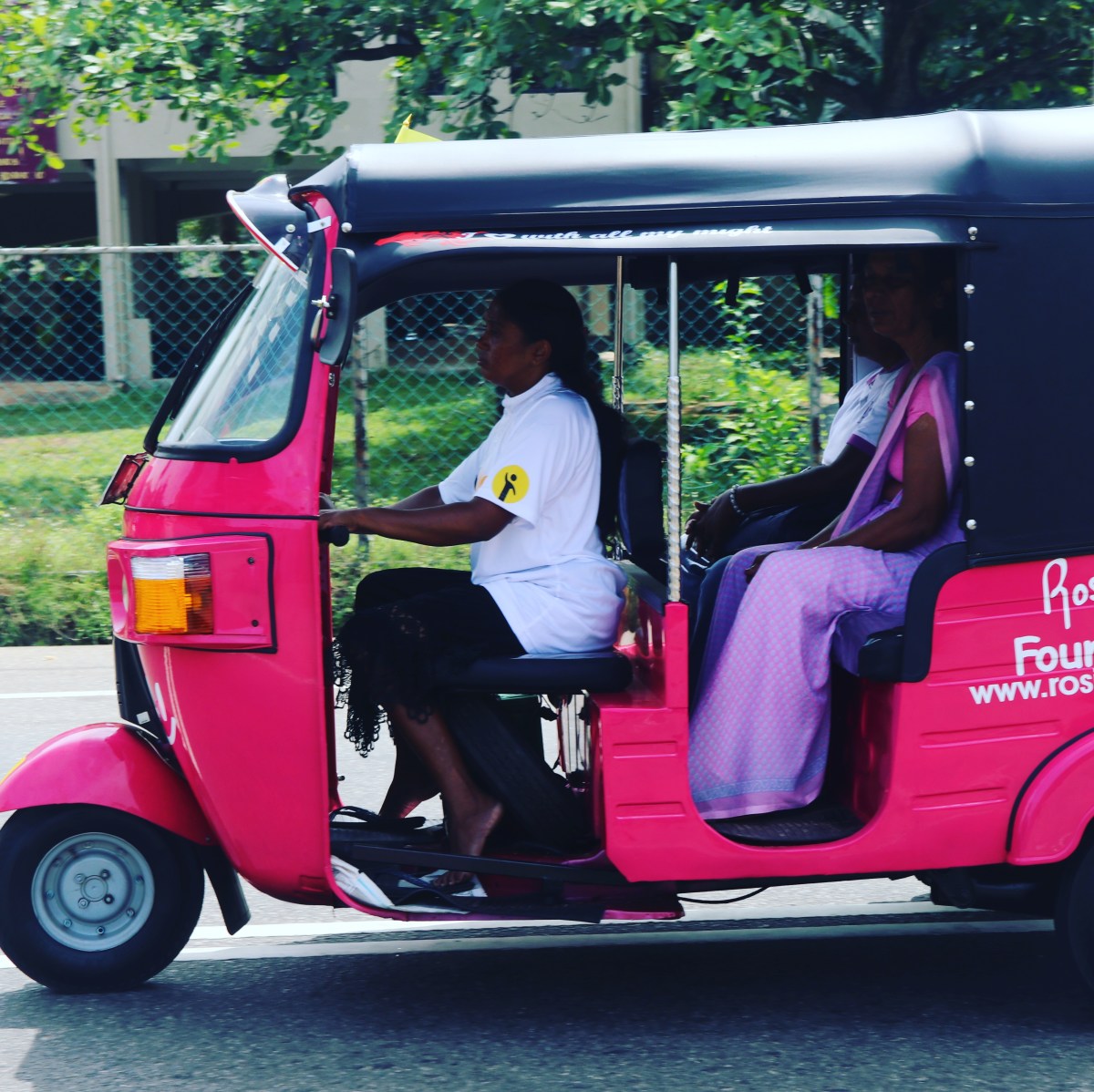 The pink tuk-tuks of Sri Lanka empowering and protecting women | Smriti ...
